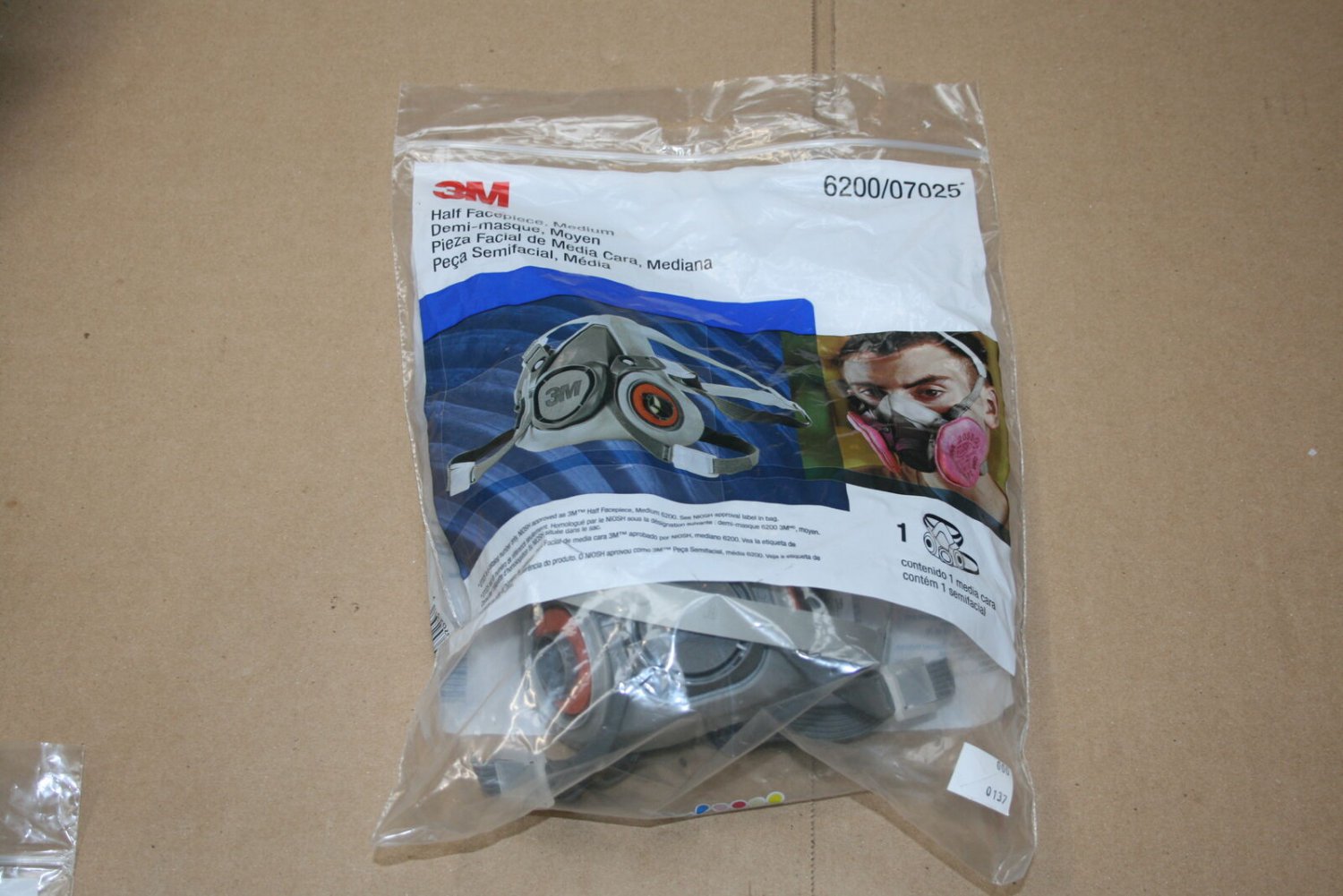 3M Reusable Half-Face Respirator 6000 Series 6200/07025 Medium
