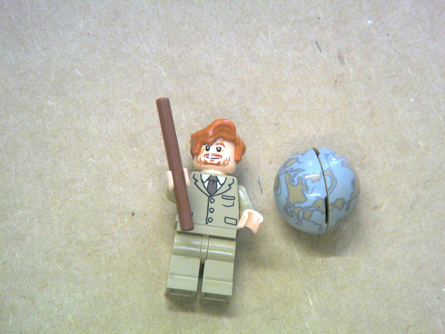 Lego Professor Remus Lupin Minifigure Dark Tan Suit hp130 Harry Potter Wand