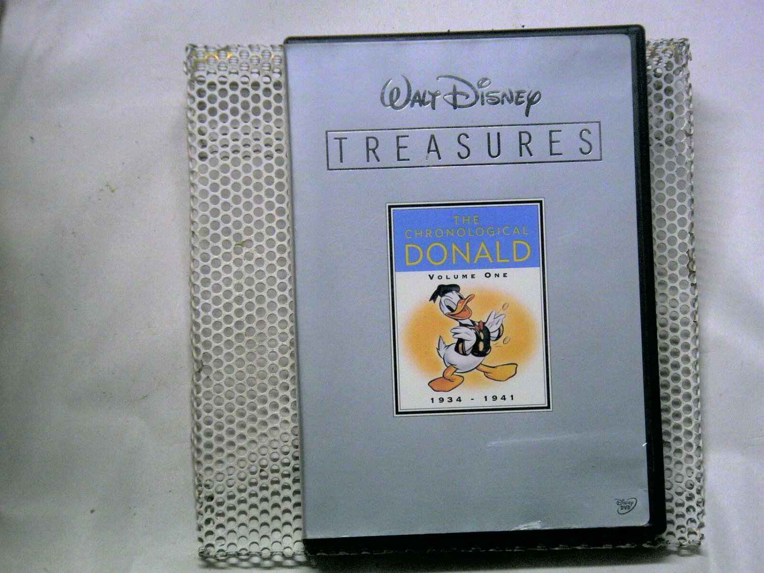 Walt Disney Treasures: The Chronological Donald: Volume One [DVD] - 2 ...