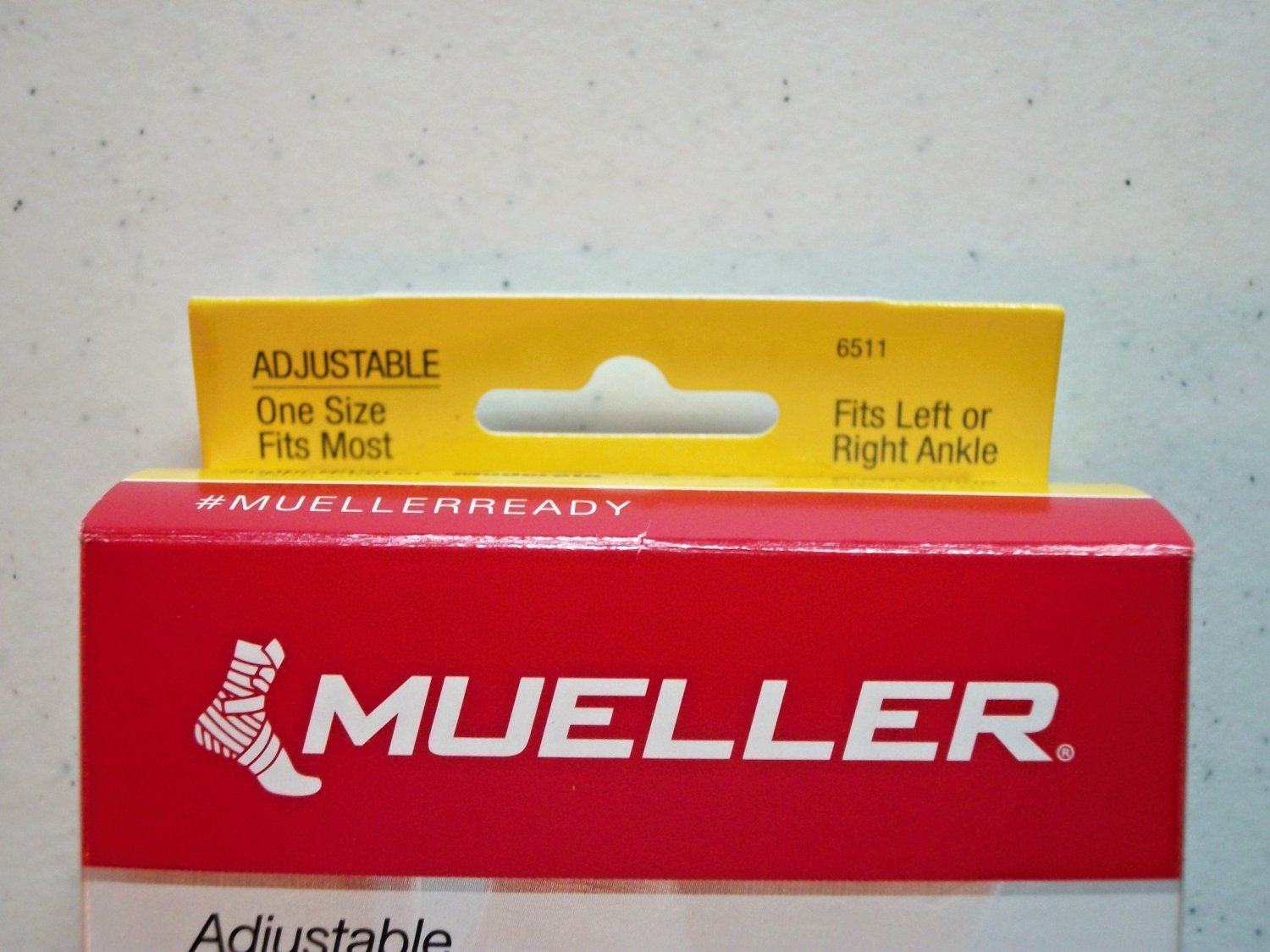 Mueller Adjustable Ankle Support Moderate Level Men / Women