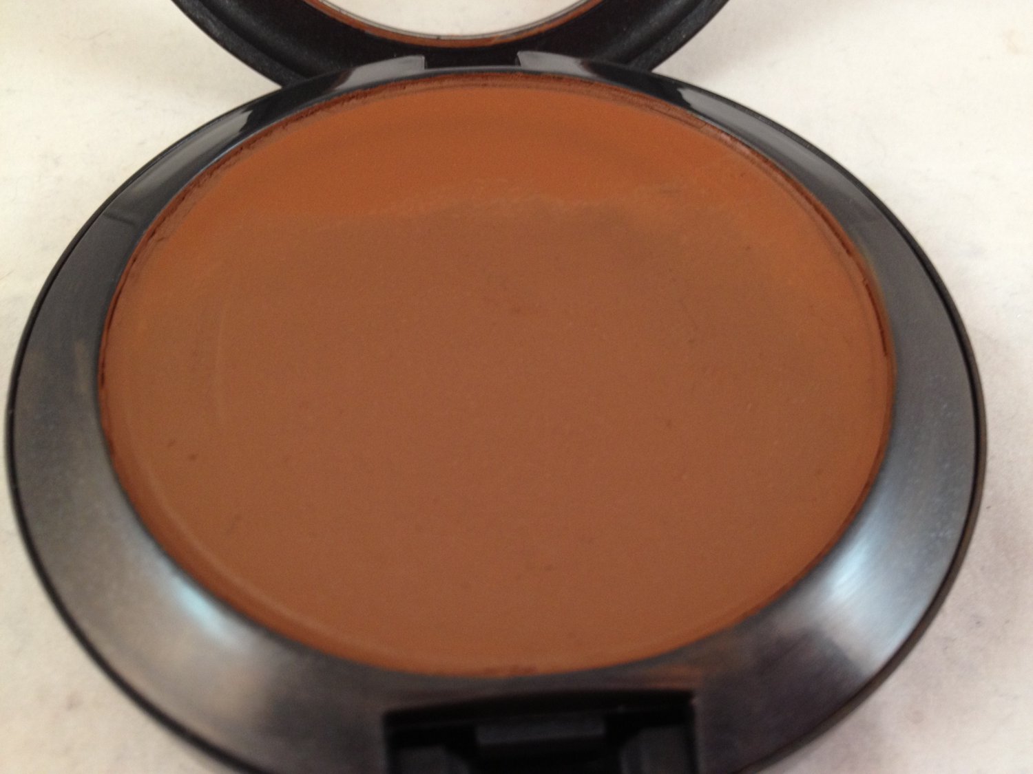 MAC Cosmetics Full Coverage Foundation NW50 cream compact