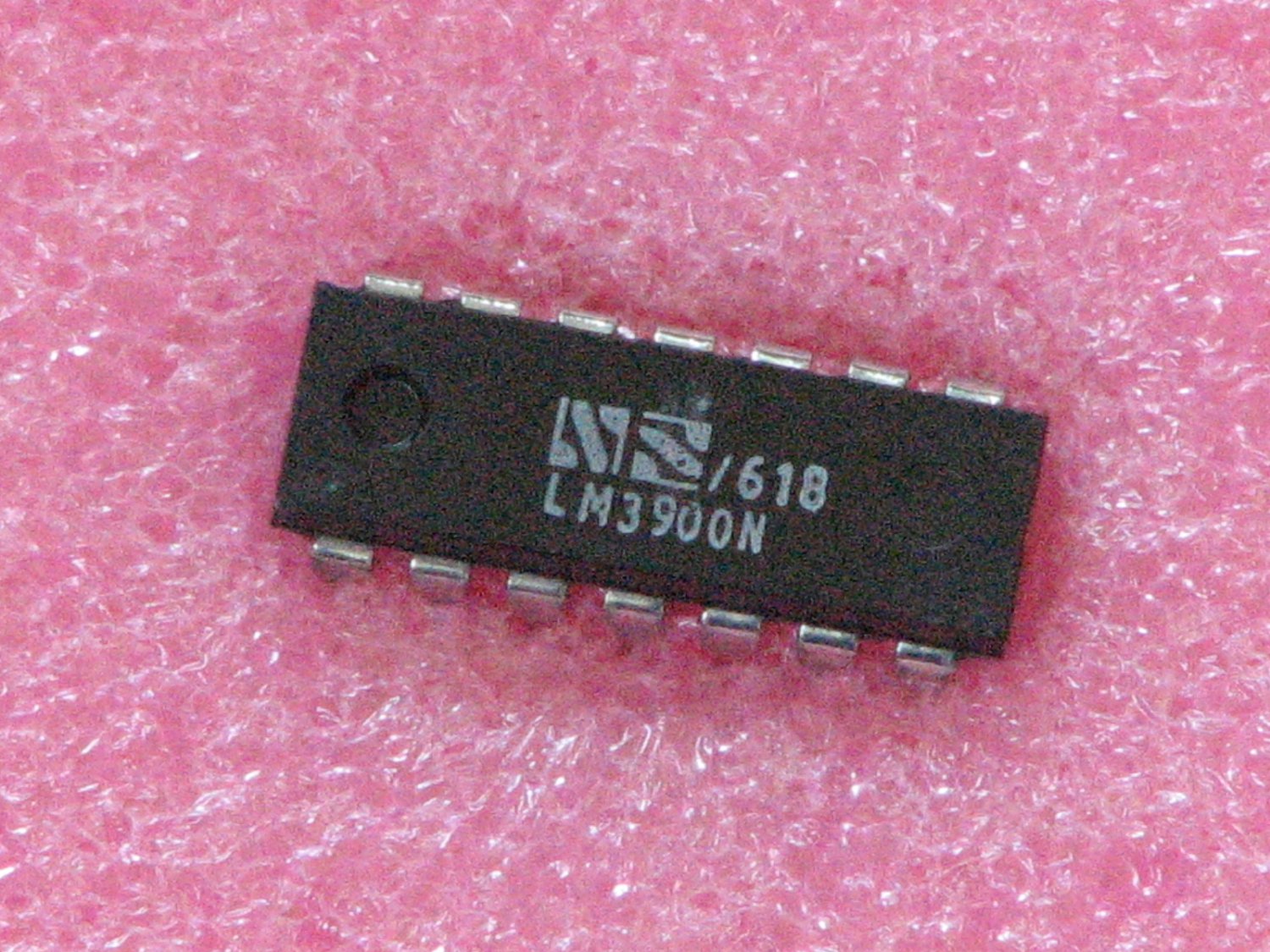 LM3900N Linear IC Quad Amplifiers