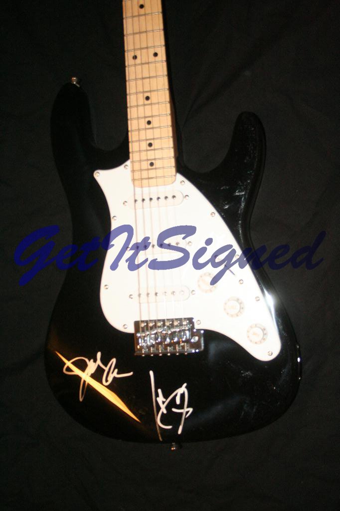 Rascal Flatts signed electric guitar by all 3 members!!