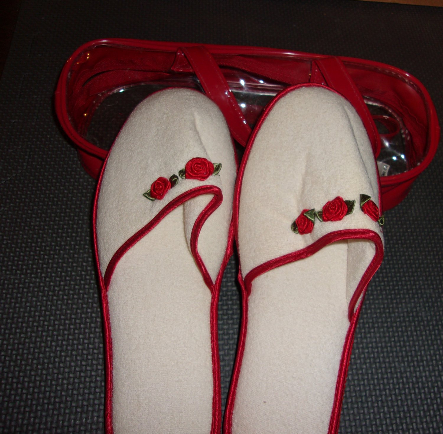 Rosebud Terry Cloth Slippers in a bag size L (9-10)