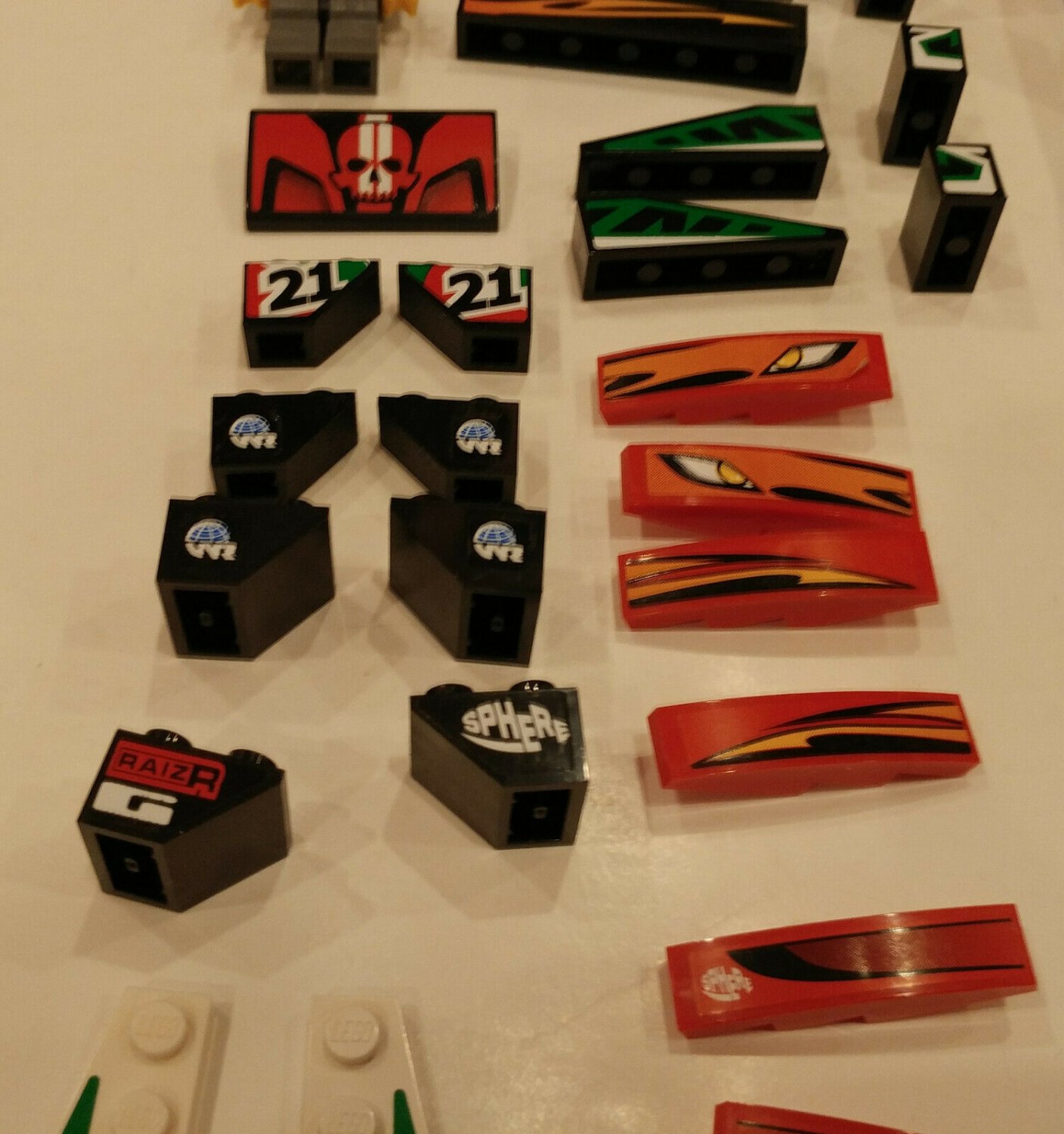 LEGO World Racers 8898 Wreckage Road Racing MINT