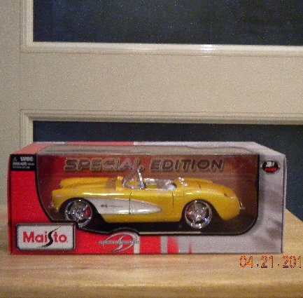2010 Maisto Special Edition 1957 Chevy Corvette 1:18