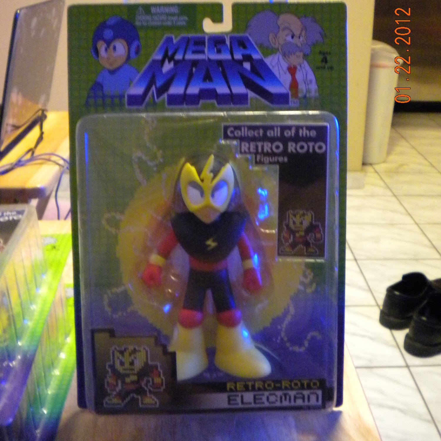 Jazwares Mega Man Retro Roto Elecman Figure