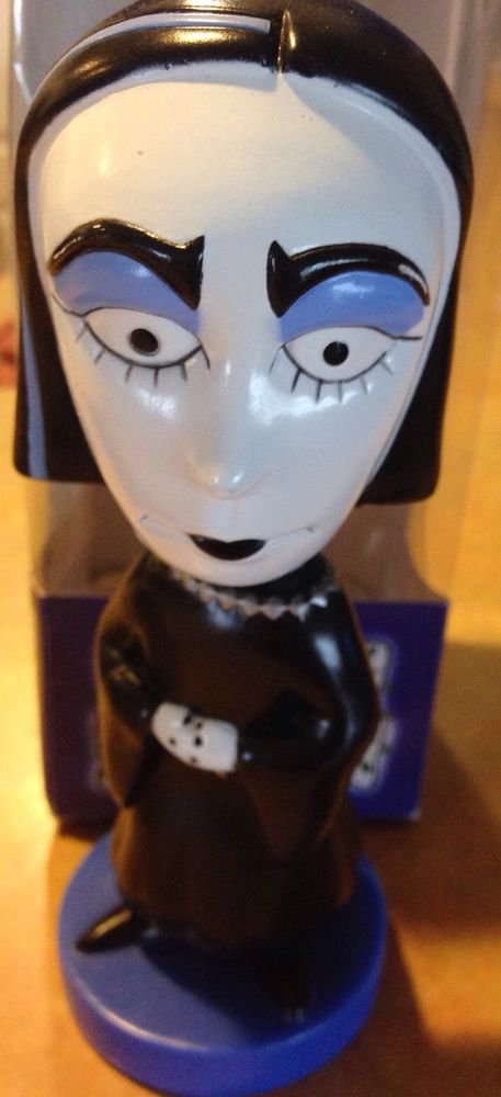 Raven the Nodding Goth Girl Bobblehead Nodder by Accoutrements Gothic ...