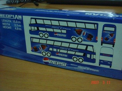 Neoplan Megaliner Pepsi 4 Axle Bus 1/64 hongwell