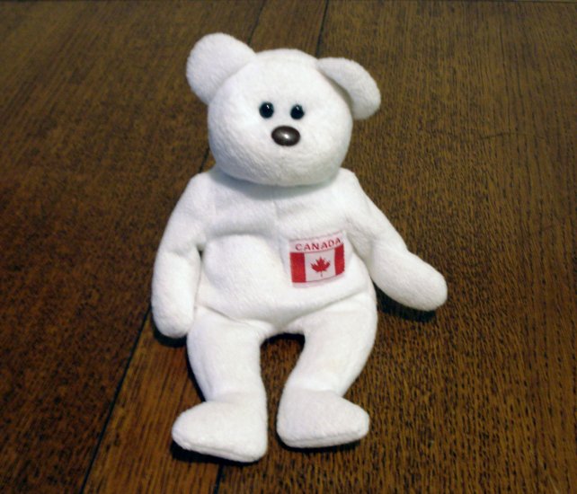 Maple the Canadian bear Ty Beanie Baby toy retired hc2364