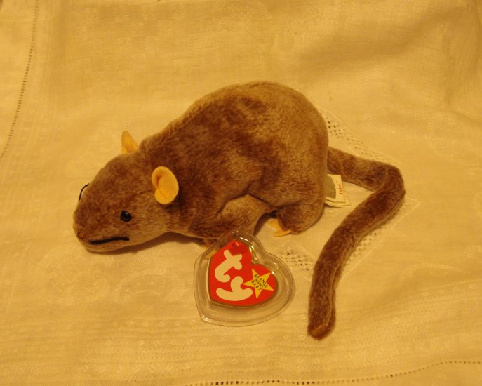 Tiptoe the brown mouse Ty Beanie Baby toy retired mint hc2393