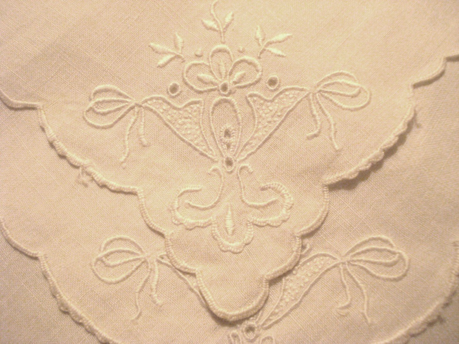 4 Victorian luncheon napkins white linen fine whitework Madeira ...