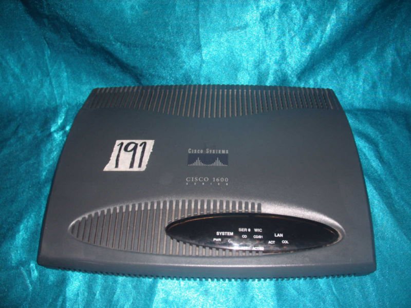 Cisco 1601-R Router S/N: JMX0525F0Q5