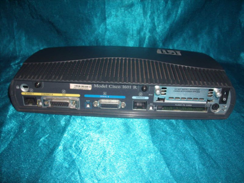 Cisco 1601-R Router S/N: JMX0525F0Q5