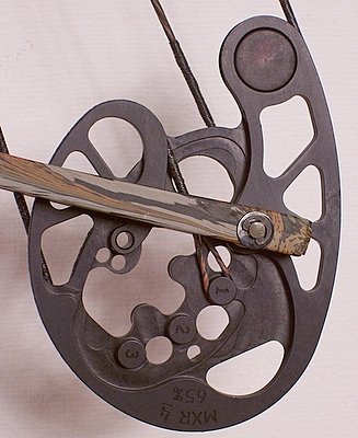 High Country Archery Bow - Ultra Extreme Pro - 70/29 RH - Advantage 3D ...