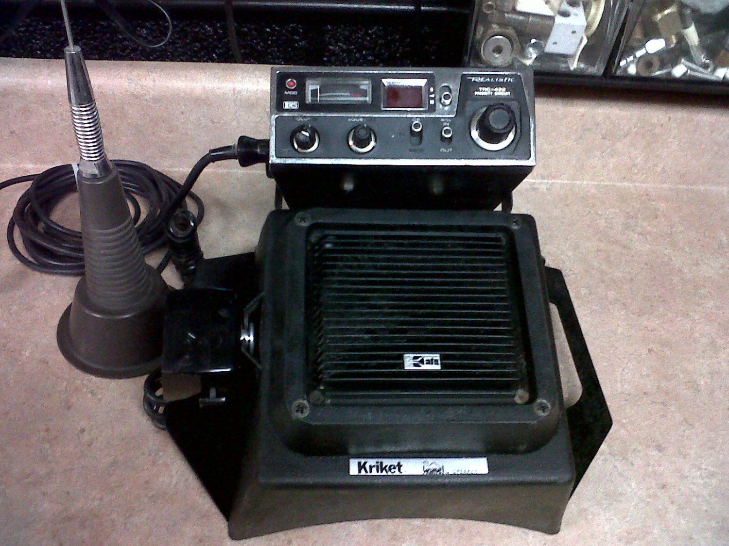 REALISTIC CB RADIO WITH KRIKET SPEAKER & ANTENNA