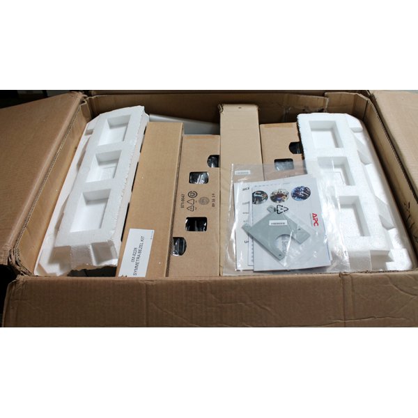 APC AP9626 Step-Down Transformer Rack-Mountable 2U AC 208V in 120V Out