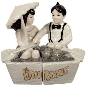 THE LITTLE RASCALS ALFALFA & DARLA in Boat SALT & PEPPER SHAKER