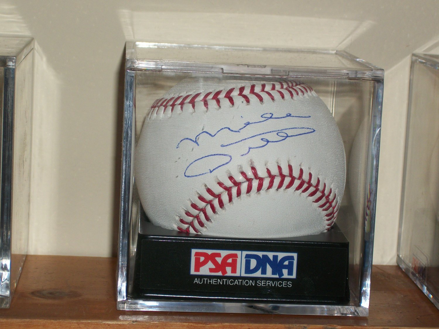 Mike Ditka autographed official MLB baseball