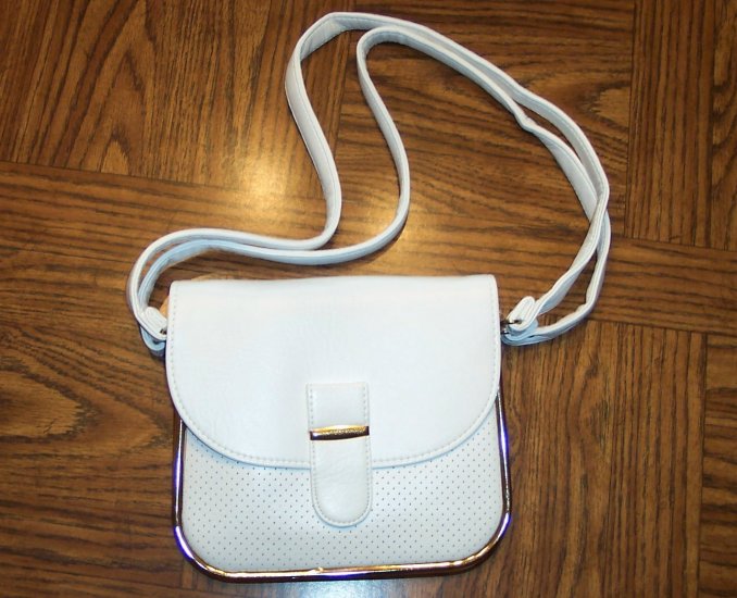 Vintage White Faux Leather Pleather Handbag Purse 101-h131h location131