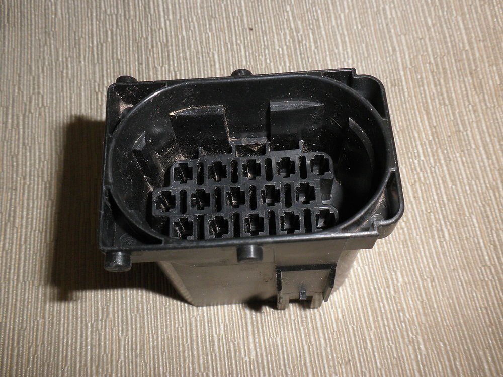 Delphi / Power & Signal Group 15W BLK 280 Series Male Connector #12161187