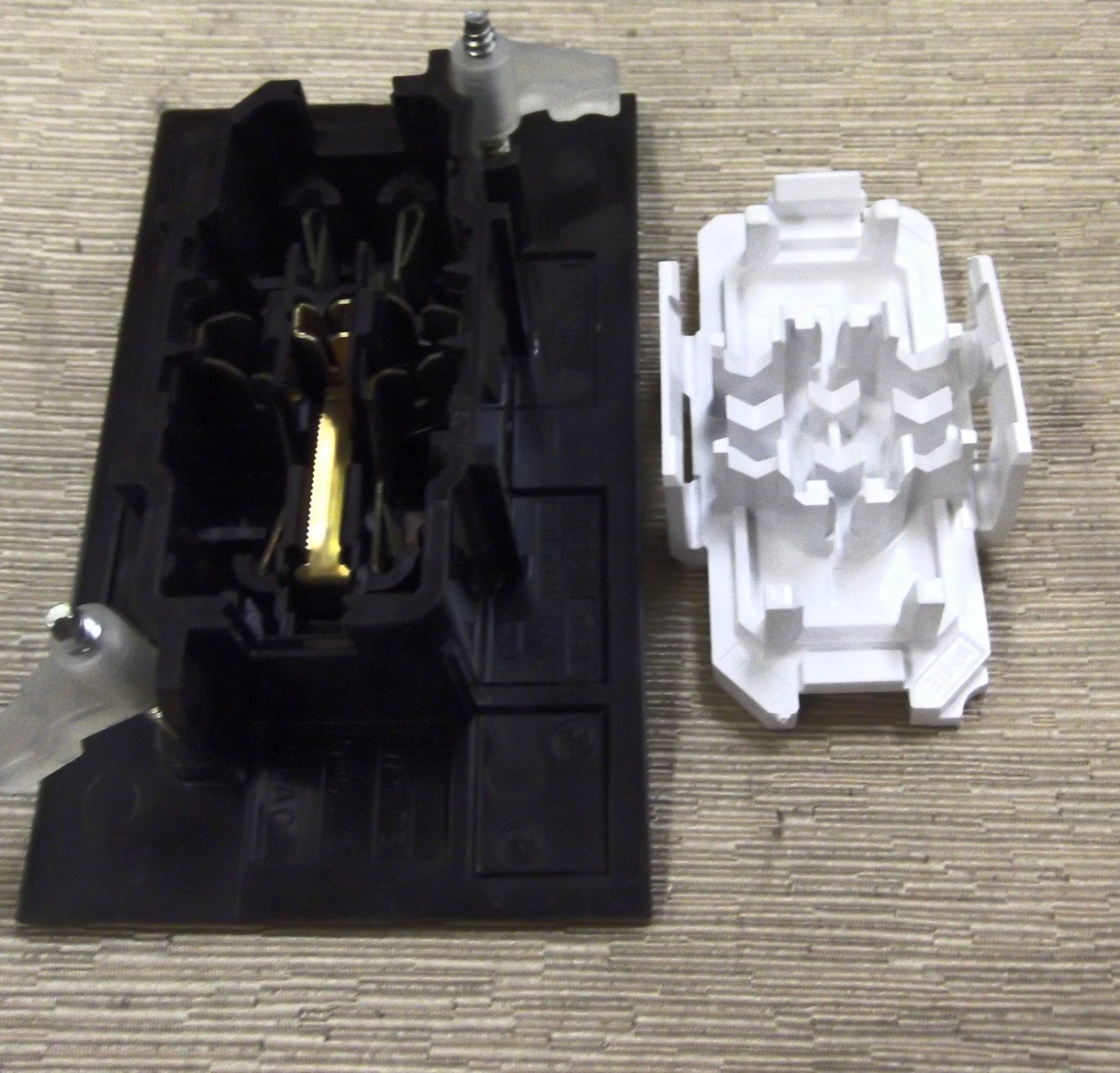 Hubbell/Wirecon Brown Self Contained Single Flush Mount Receptacle # ...