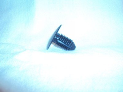 GM Radiator Panel/Splash Shield Retainers (25 Qty) NIB