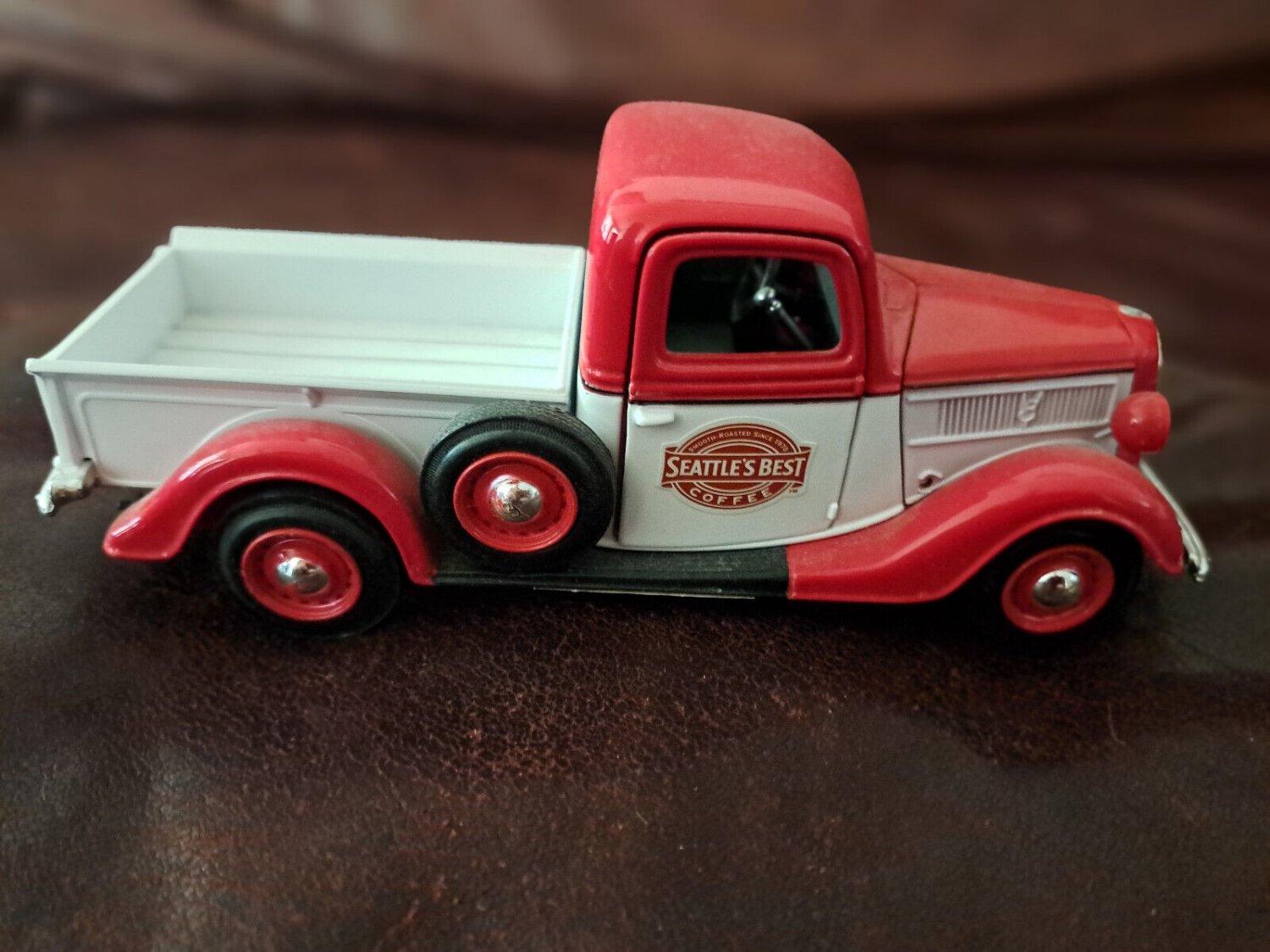 SEATTLE'S BEST 1937 Ford Truck 1:24 Scale Miniature Truck
