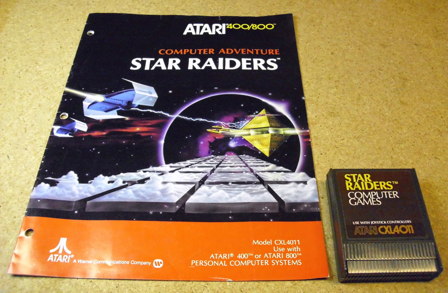 Star Raiders , game cartridge with manual, 800 XL Atari CXL4011 year 1980.