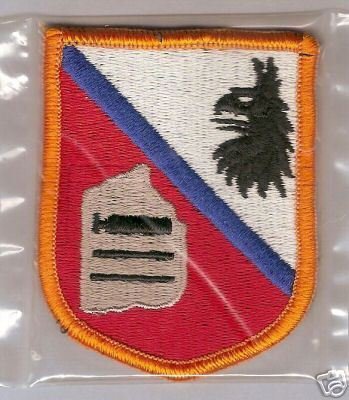 ARMY DEFENSE LANGUAGE INSTITUTE COLOR PATCH INSIGNIA