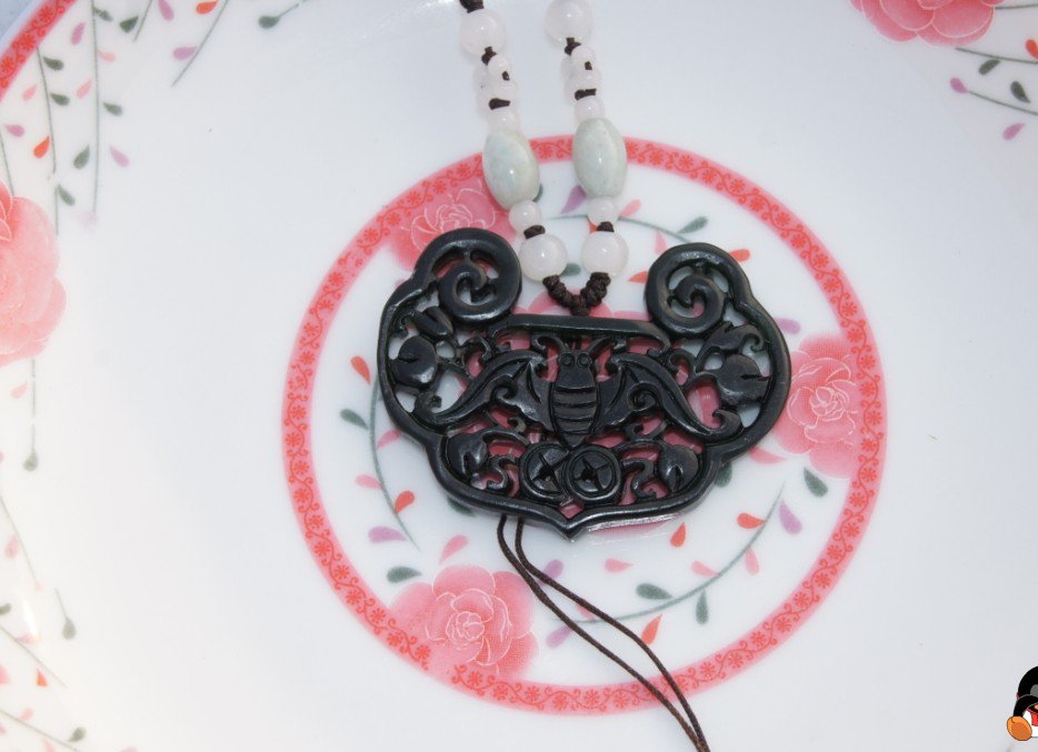 Natural dark green jade , hand-carved bat longevity lock , necklaces ...