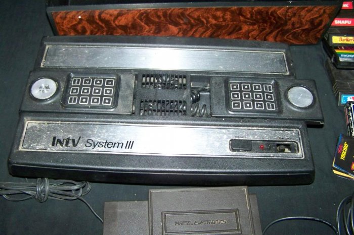 Vintage Intellivision III 3~Mattel Intellivoice Consule~Video Game Lot
