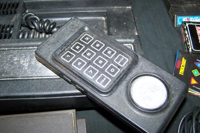 Vintage Intellivision III 3~Mattel Intellivoice Consule~Video Game Lot