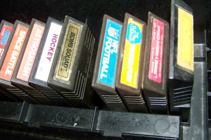 Vintage Intellivision III 3~Mattel Intellivoice Consule~Video Game Lot