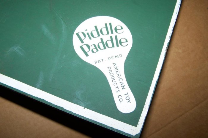 Vintage 1950s PIDDLE-PADDLE Travel TABLE TENNIS Set Game