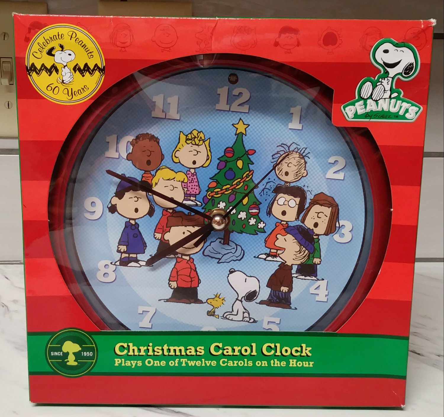 CHARLIE BROWN CHRISTMAS CAROL CLOCK SNOOPY WOODSTOCK PEANUTS GANG 60TH ...