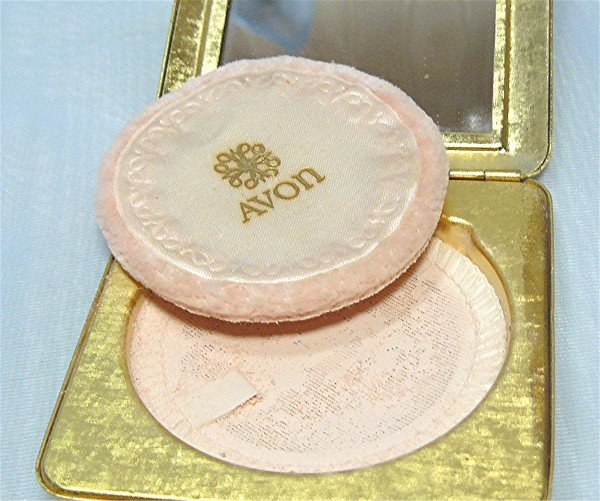 Vintage Brushed Gold Tone Avon Powder Compact w/Rhinestone Circle Clasp ...