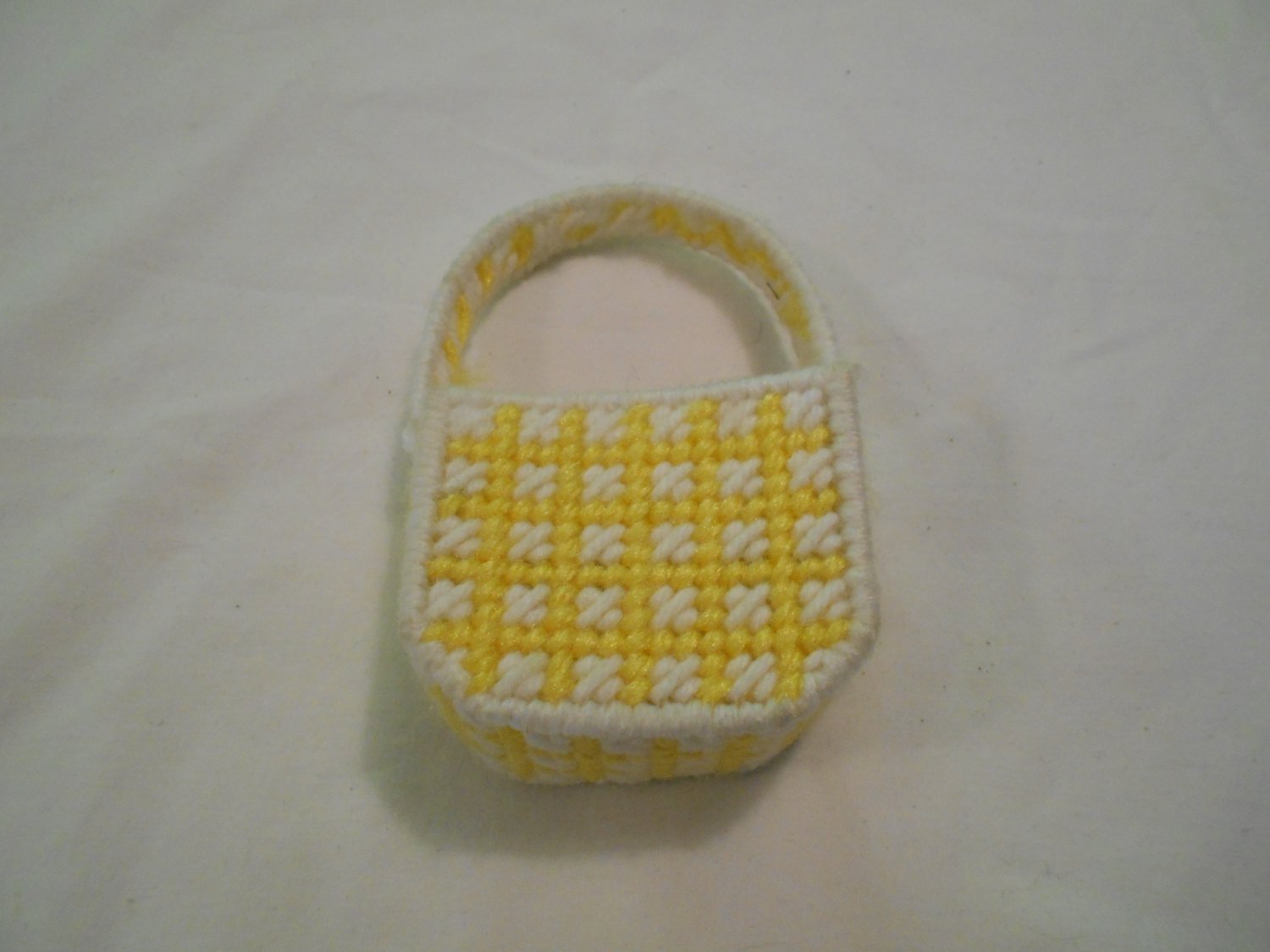 Handcrafted Plastic Canvas Mini Yellow and White Basket (bb59) (PL ...