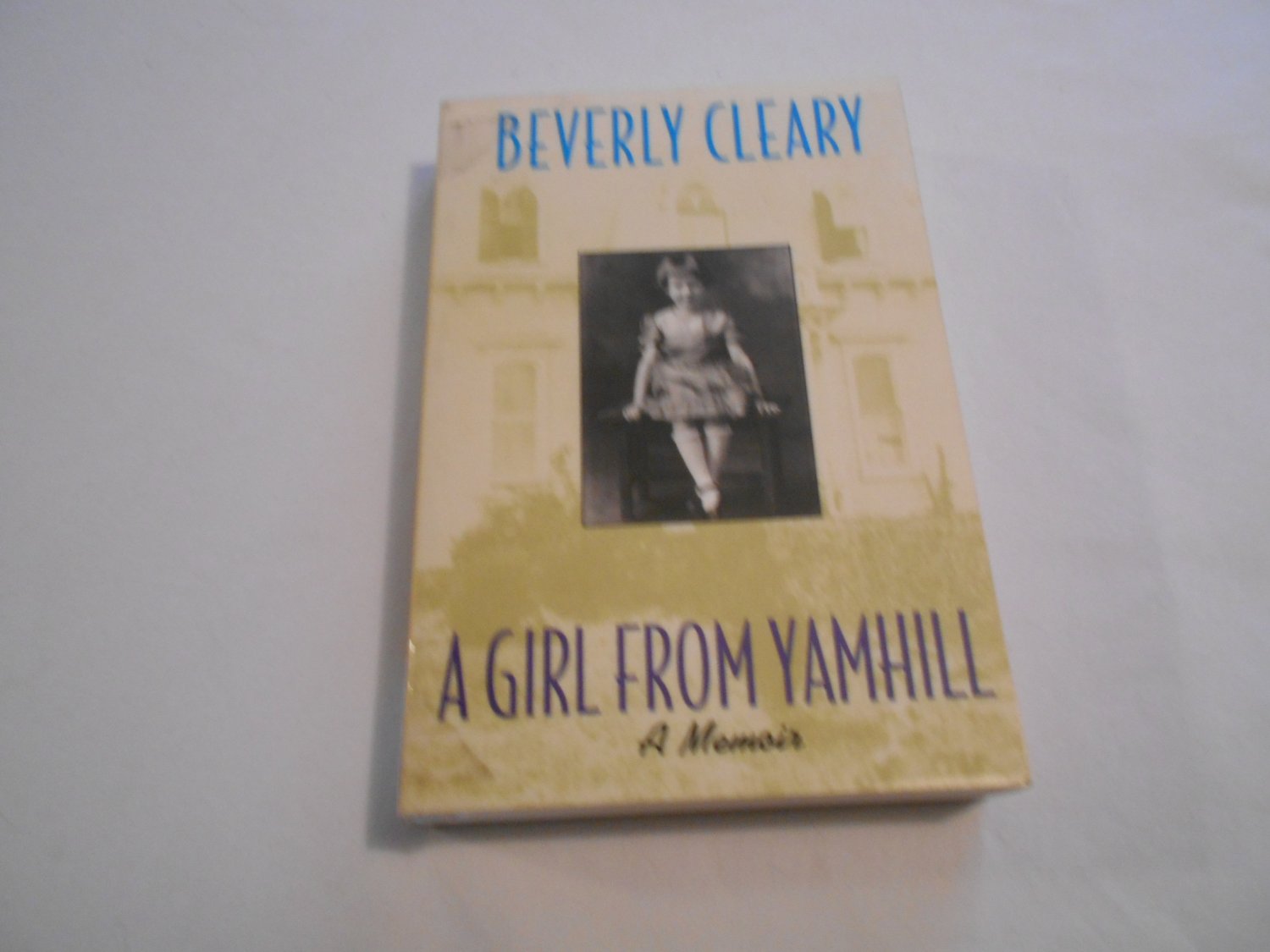 A Girl from Yamhill by Beverly Cleary (1988) (B5) Avon Books PB