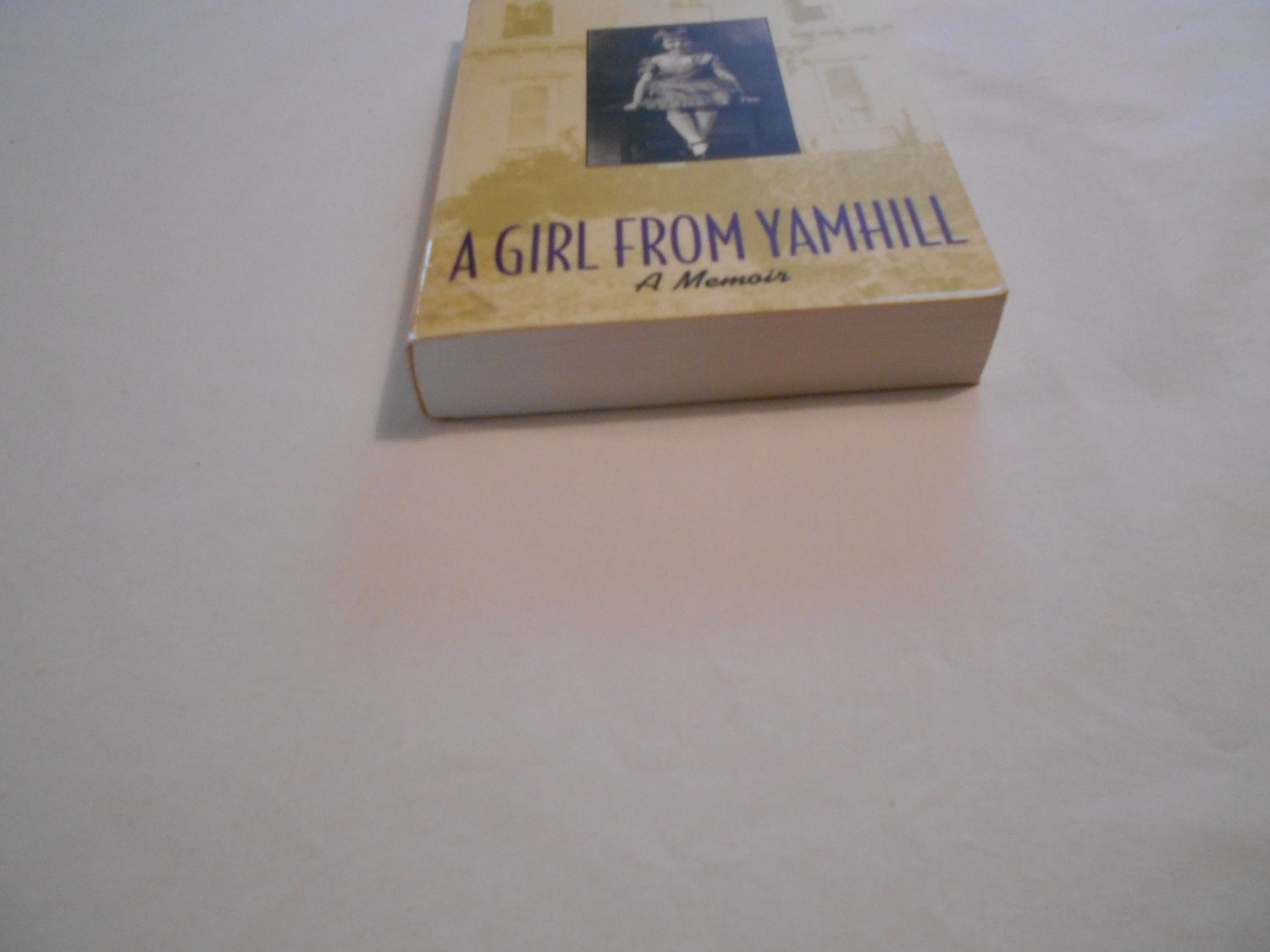 A Girl from Yamhill by Beverly Cleary (1988) (B5) Avon Books PB