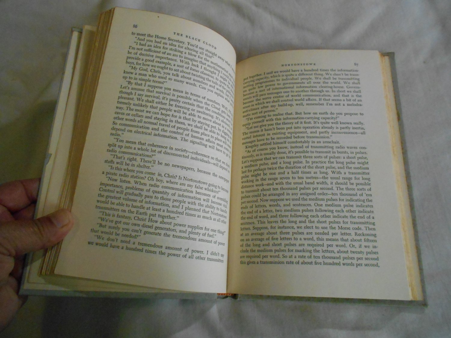 The Black Cloud by Fred Hoyle (1957) (L24d11) Harper & Brothers HC