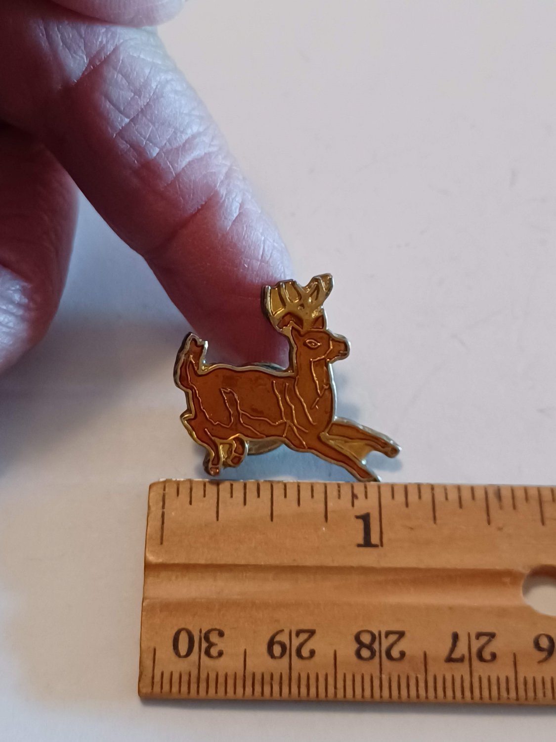 Brown Enamel Buck Deer Pin/Brooch (J1)
