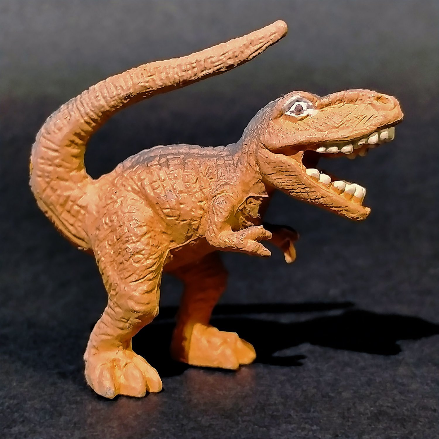 Stokesosaurus dinosaur mini figure Predators Volcano Battle