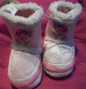 DORA the EXPLORER Fleece Slipper Boots childrens NWT size 6