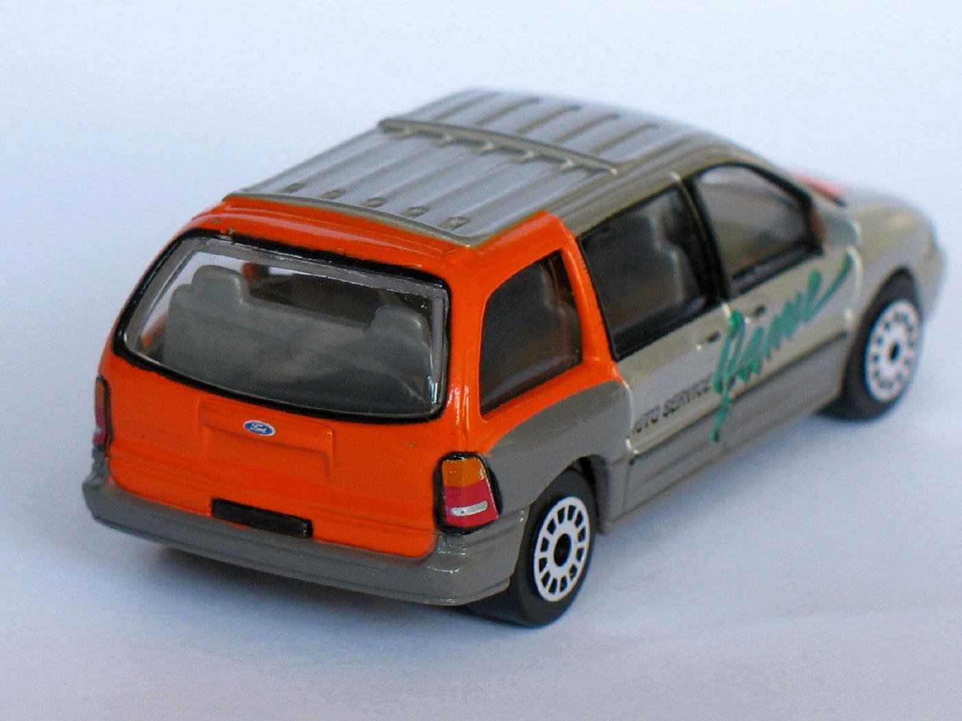 Ford Windstar Game Auto Service 1/64 Die Cast Model Car (rare)