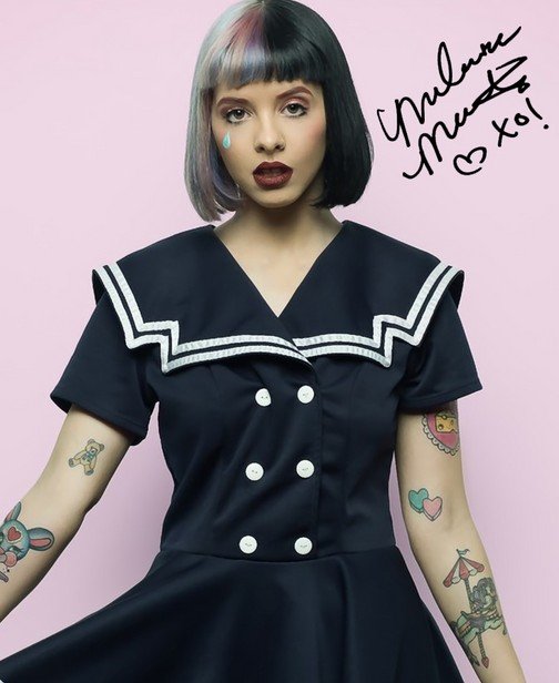 * MELANIE MARTINEZ SIGNED POSTER PHOTO 8X10 RP AUTOGRAPHED * CRY BABY ...