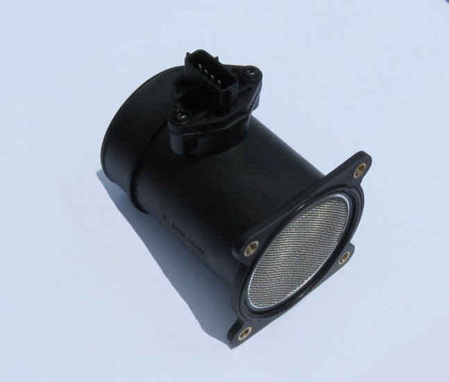 Nissan Pathfinder / Infiniti QX4 Mass Airflow Sensor MAF 2001 2002 2003