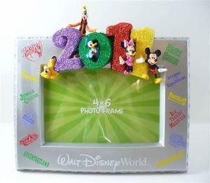 DISNEY 2011 LOGO CASTMEMBER PHOTO FRAME NEW