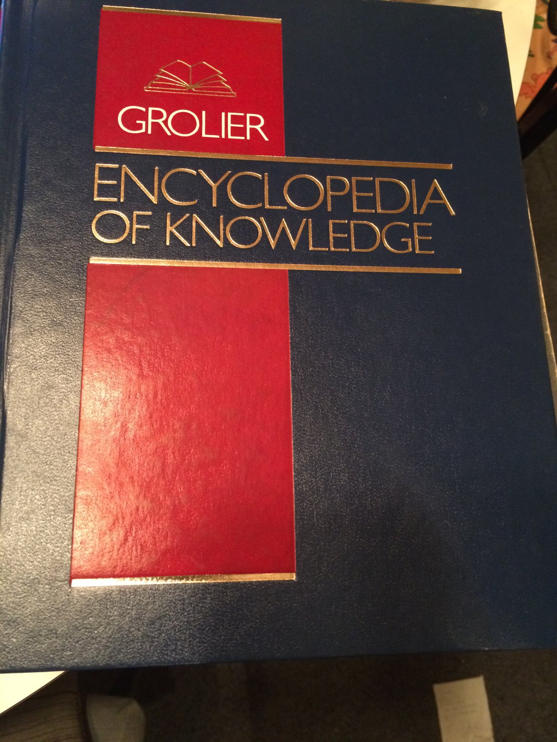 Grolier Encyclopedia of Knowledge - ANIO-BAS Volume 2 - 1991 by Grolier ...