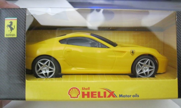 Hot Wheels Ferrari Shell Helix Yellow 599 GTB Fiorano 1:38 Car